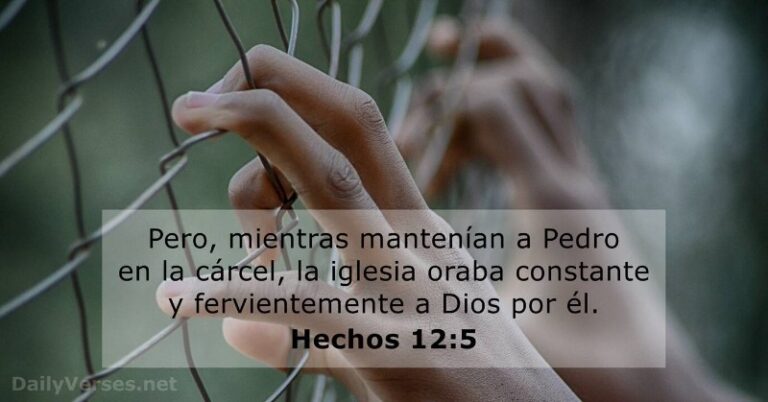 Hechos 12: Un Relato de Fe y Persecución en la Biblia Latinoamericana